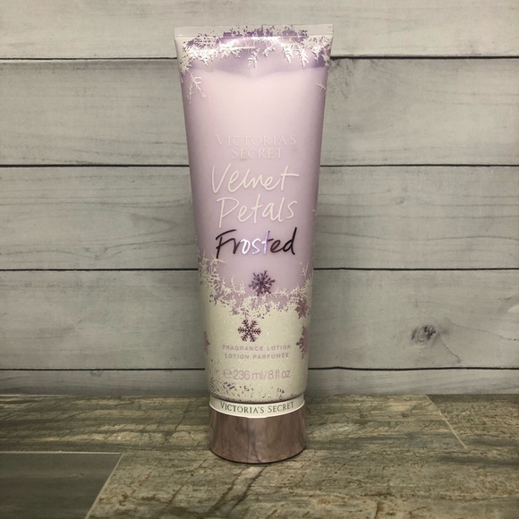 Victoria's Secret | Makeup | New Velvet Petals Frosted By Vs Gift Set ...